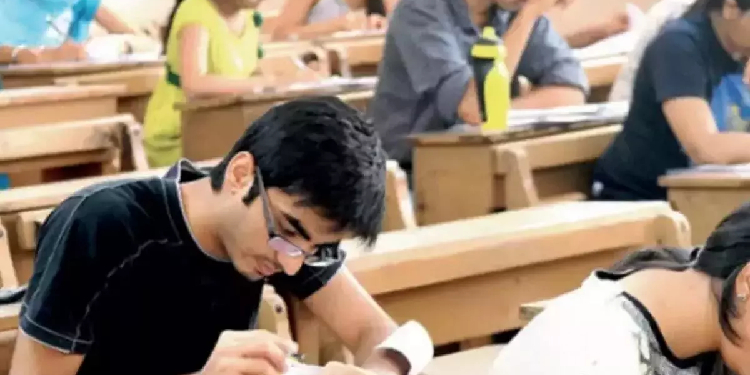 A Drop Year for JEE? - The 90 to 99 Percentile Makes It Worthwhile!